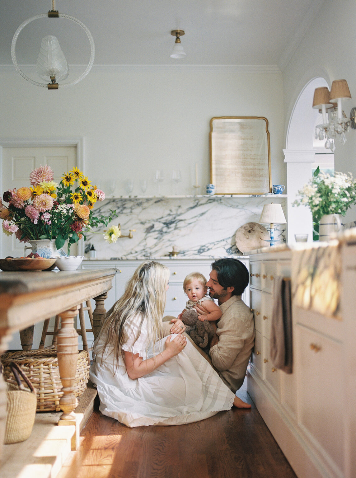 Dreamy Family Portraits in Carley Summers' Home - Michela Watson ...