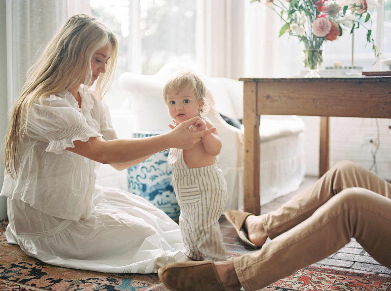 Dreamy Family Portraits in Carley Summers' Home - Michela Watson ...