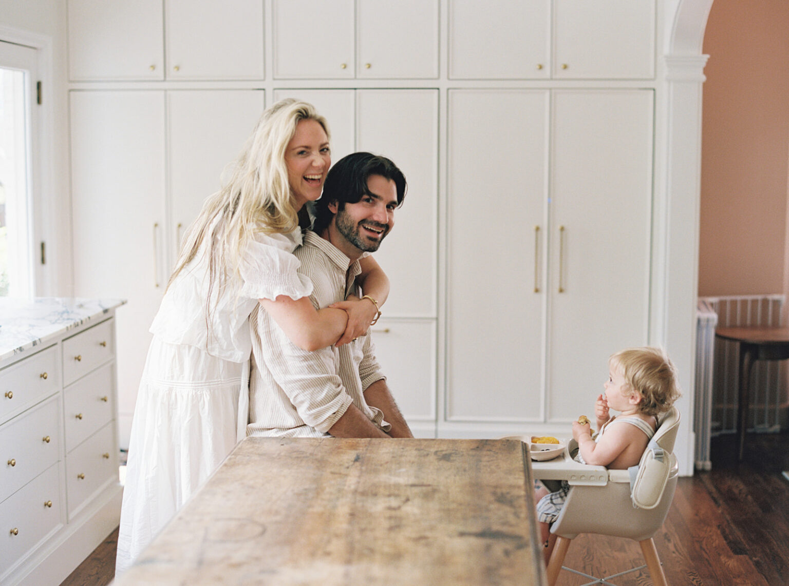 Dreamy Family Portraits in Carley Summers' Home - Michela Watson ...