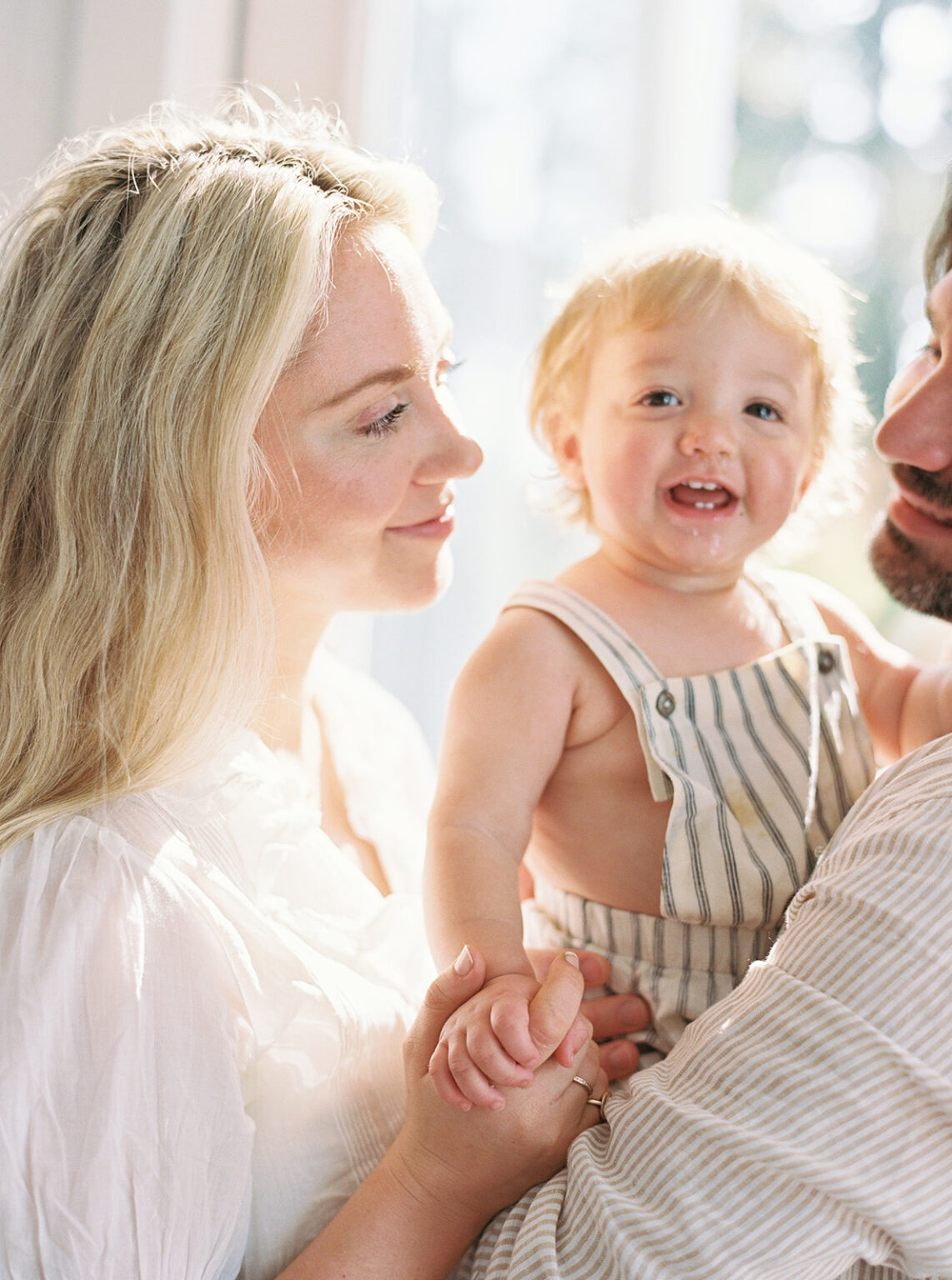 Dreamy Family Portraits in Carley Summers' Home - Michela Watson ...
