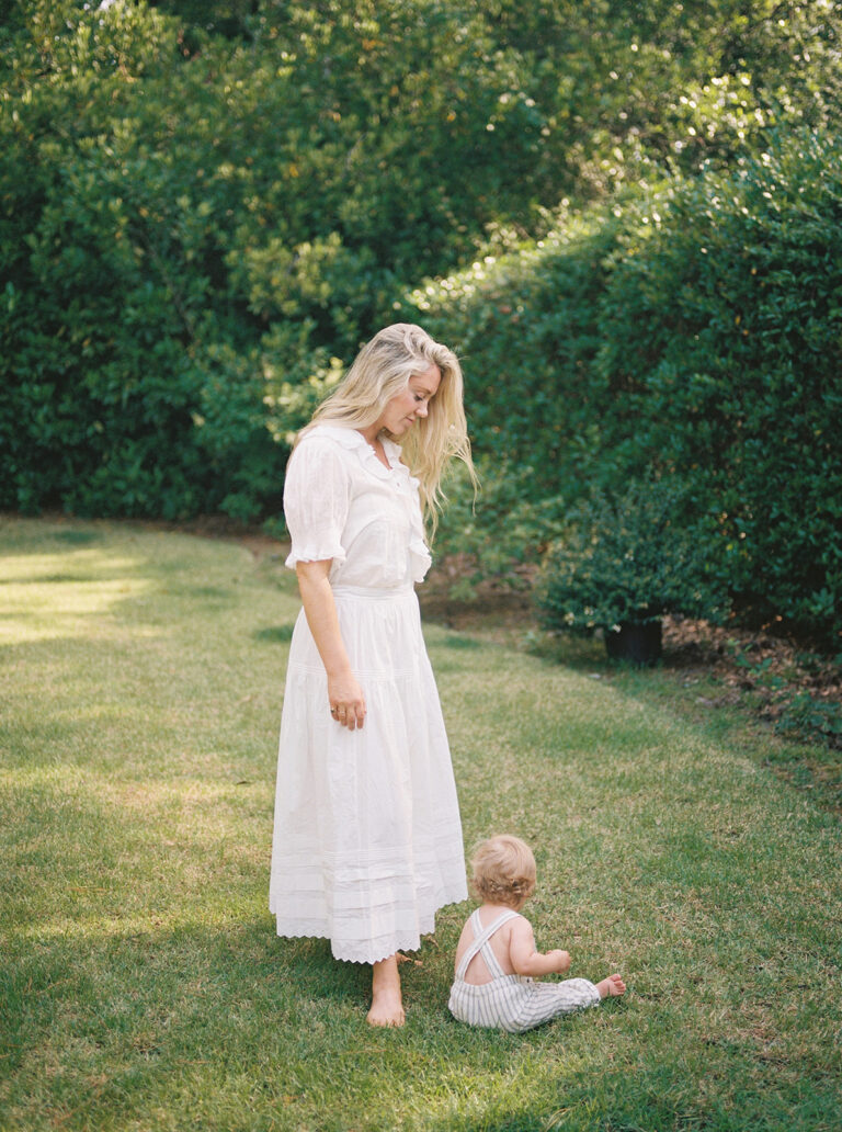 Dreamy Family Portraits in Carley Summers' Home - Michela Watson ...