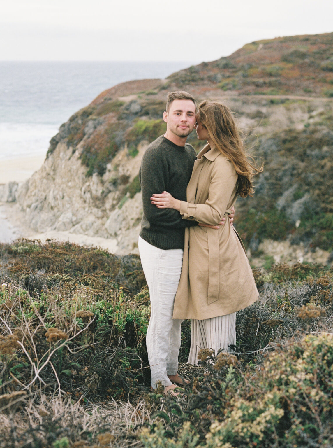 Thoughtful Portraits for An Early Maternity Session in Big Sur ...